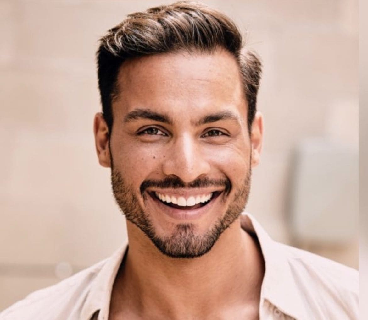 The Chris Voss Show Podcast – Jonathan Niziol, Model, Real Estate ...